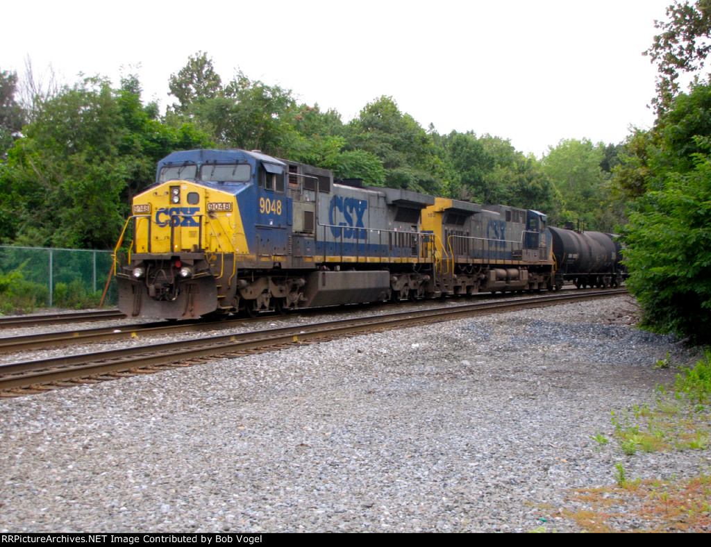 CSX 9048 and 152